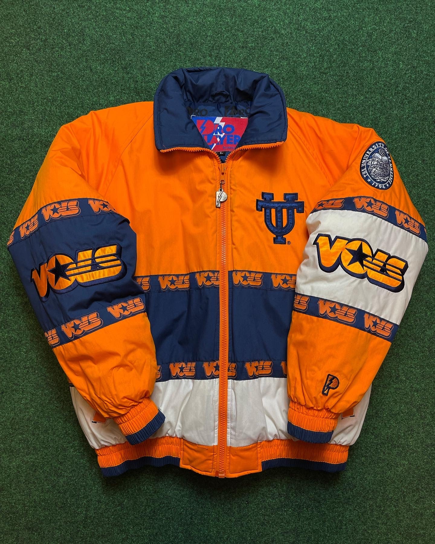 The #1 Premium Vintage Sportswear Clothing Shop – Locker Room CLT