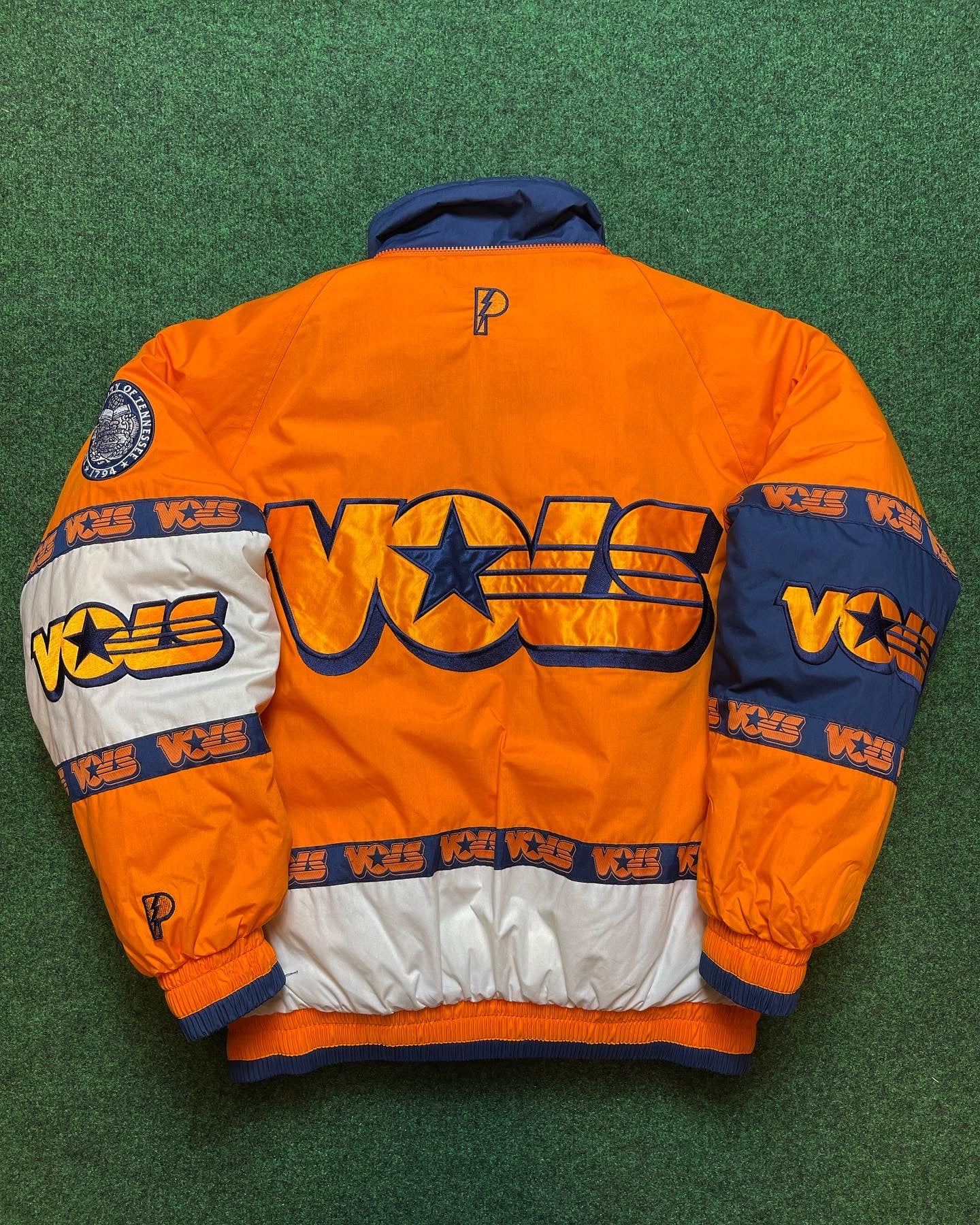 The #1 Premium Vintage Sportswear Clothing Shop – Locker Room CLT